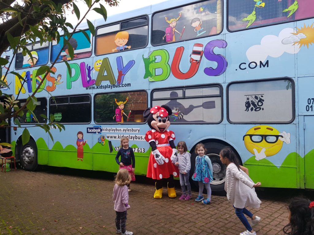 About Us – Kids Play Bus